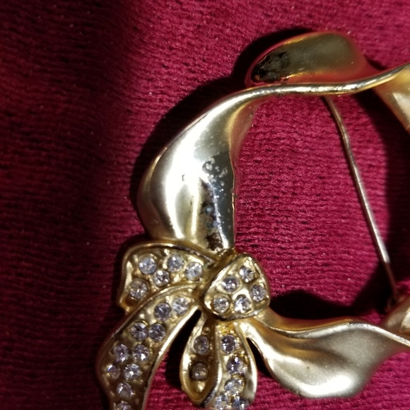 Jewelry | Vintage Golden Wreath Pin | Poshmark